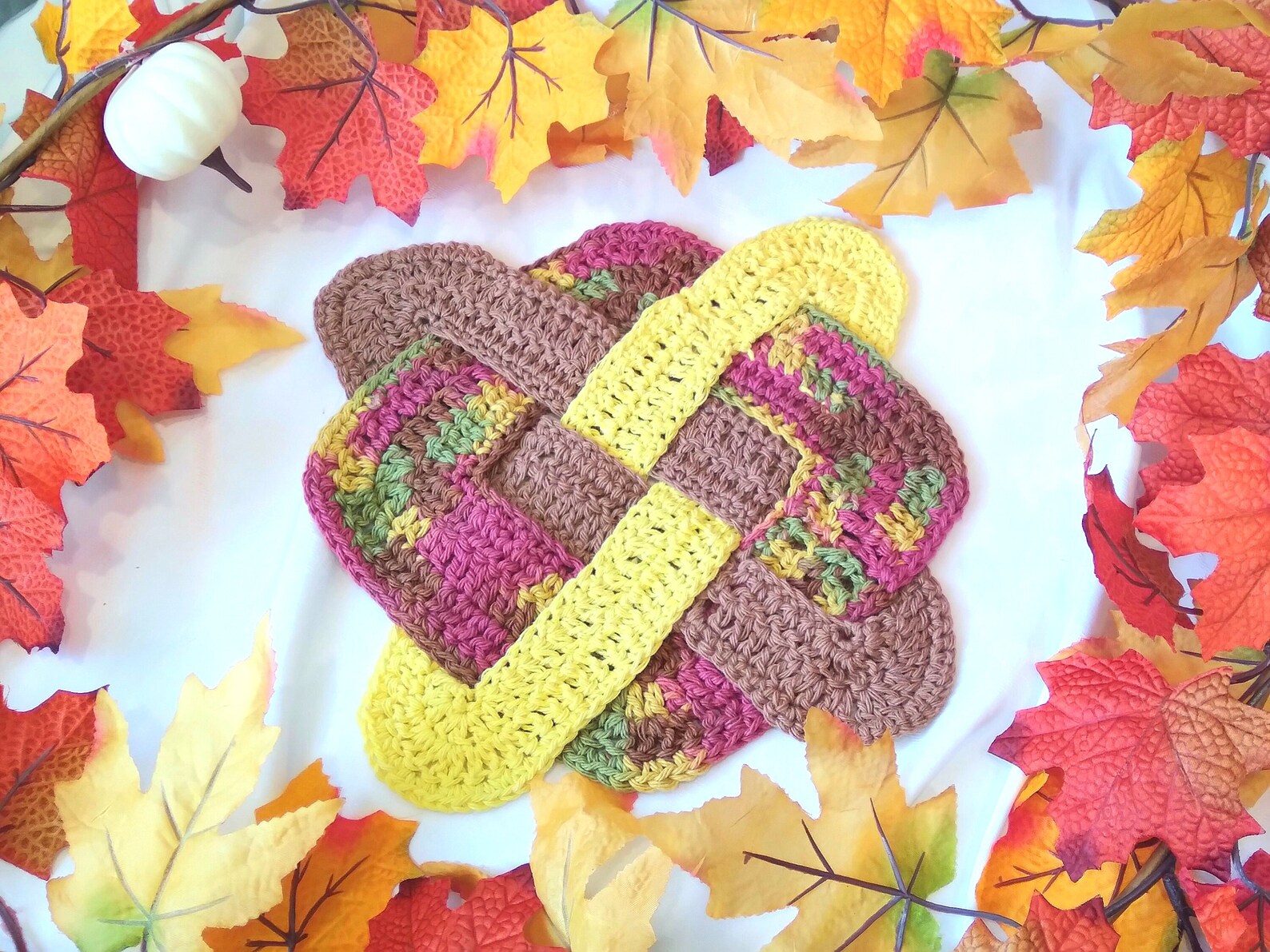 SHOP CLOSING SALE: Crochet Celtic Knot Trivet for Hot Dishes, Crochet ...