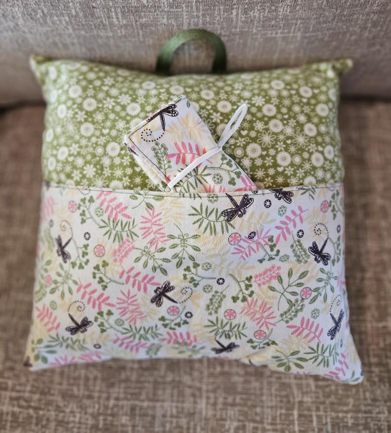 POCKET READING PILLOW - Etsy