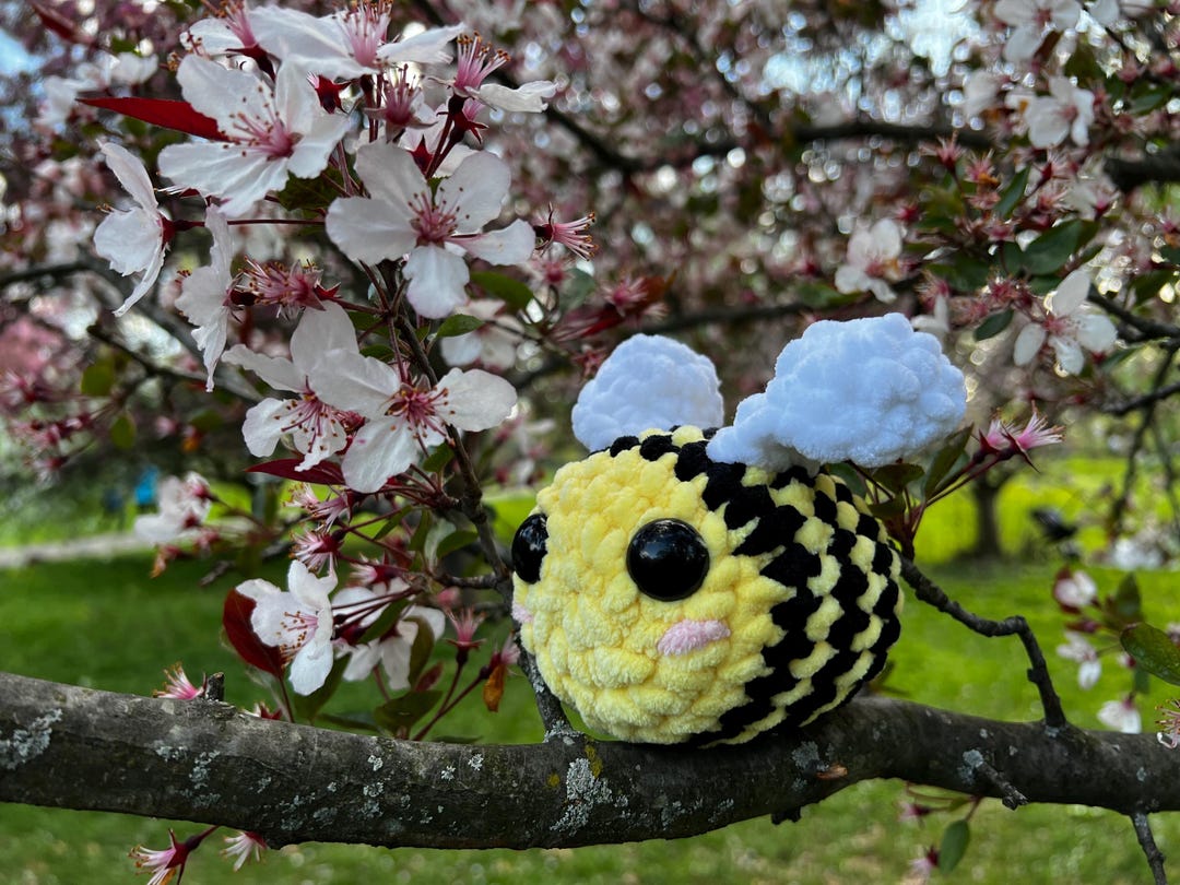 Cute Bee, Crocheted Bee, Crochet Amigurumi, Sending Sunshine Bee, Bee ...