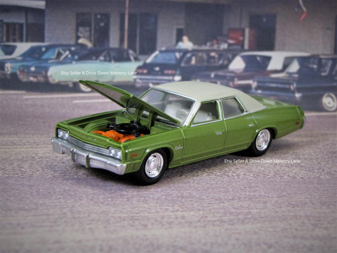 1974 Dodge Monaco Chrysler V8 4 Door 1970's Family Sedan Model 1/64 S ...