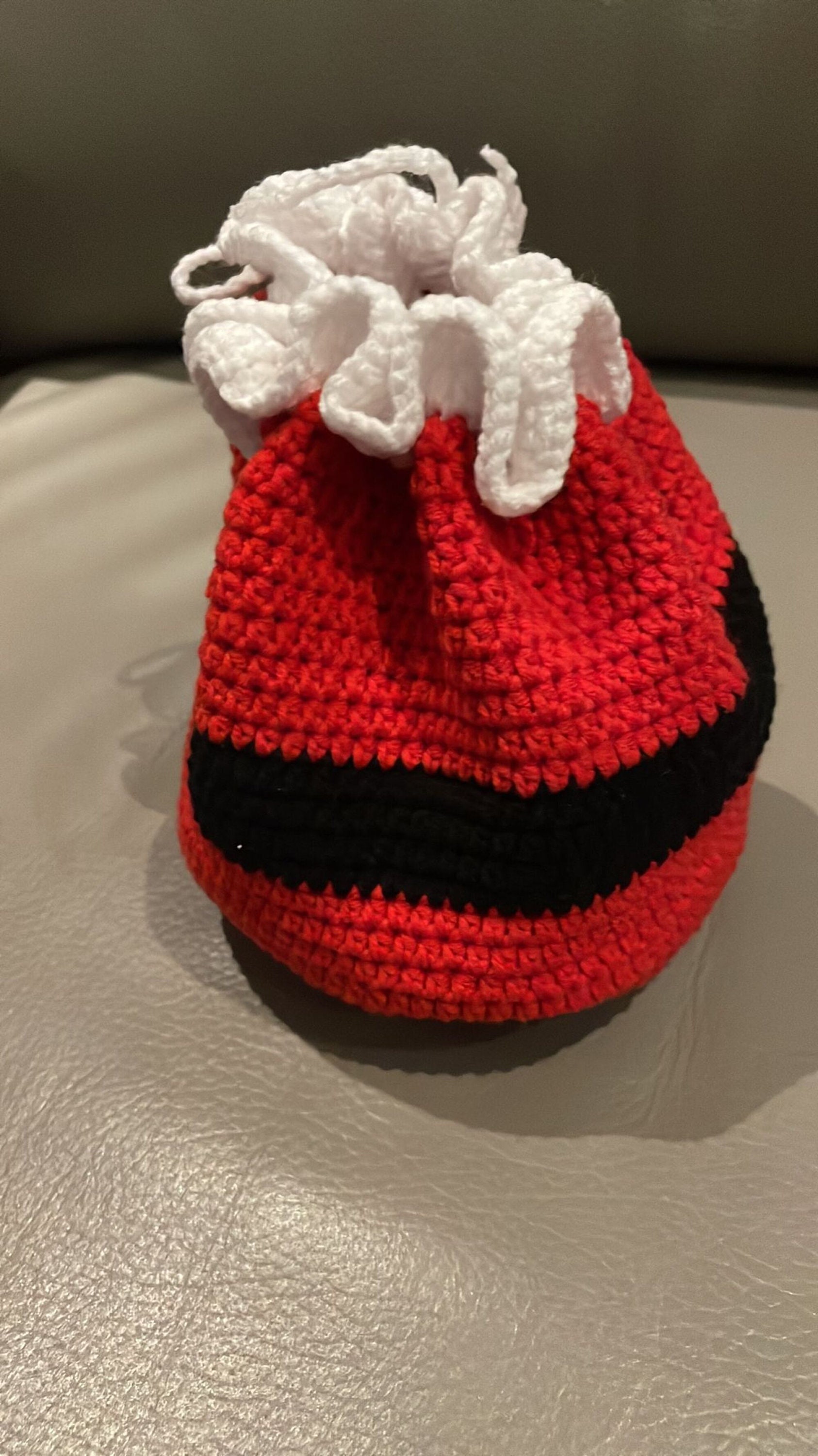 Creating a Cozy Knitted Christmas Gift Bag: A Festive Pattern to Spread ...