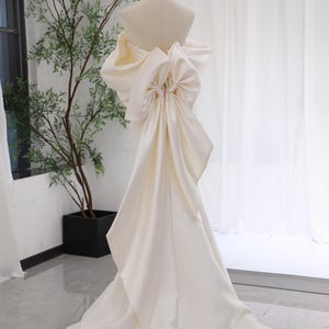 Drama Bows Flare Wedding Dresses off the Shoulder, Custom Mermaid ...