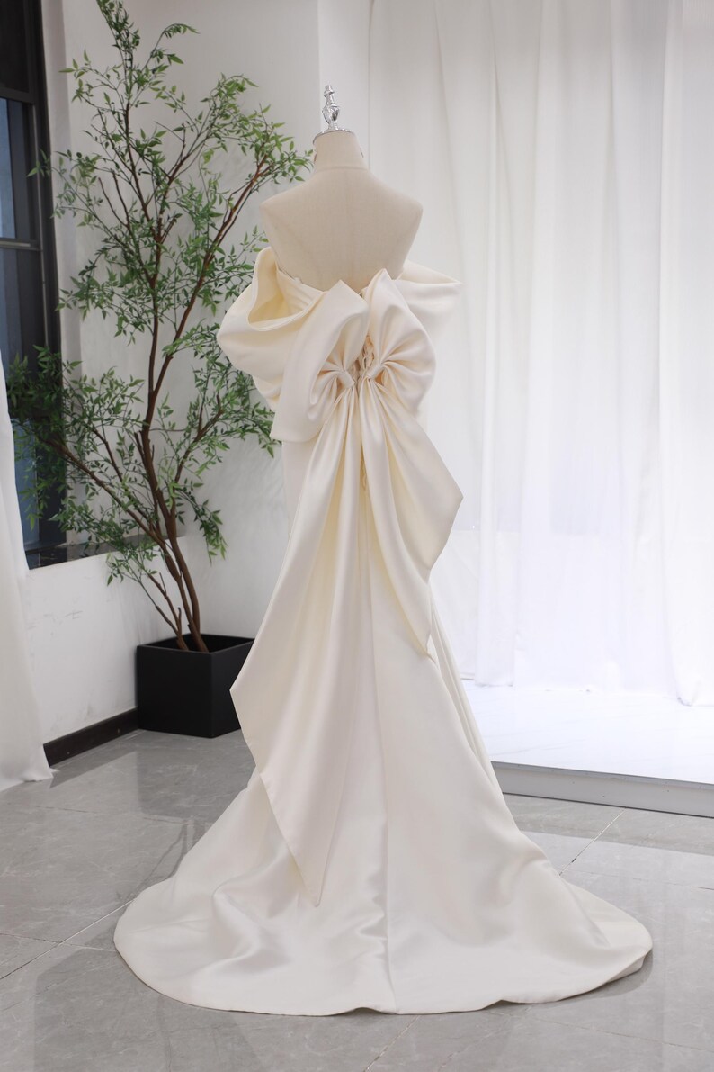 Drama Bows Flare Wedding Dresses off the Shoulder, Custom Mermaid ...