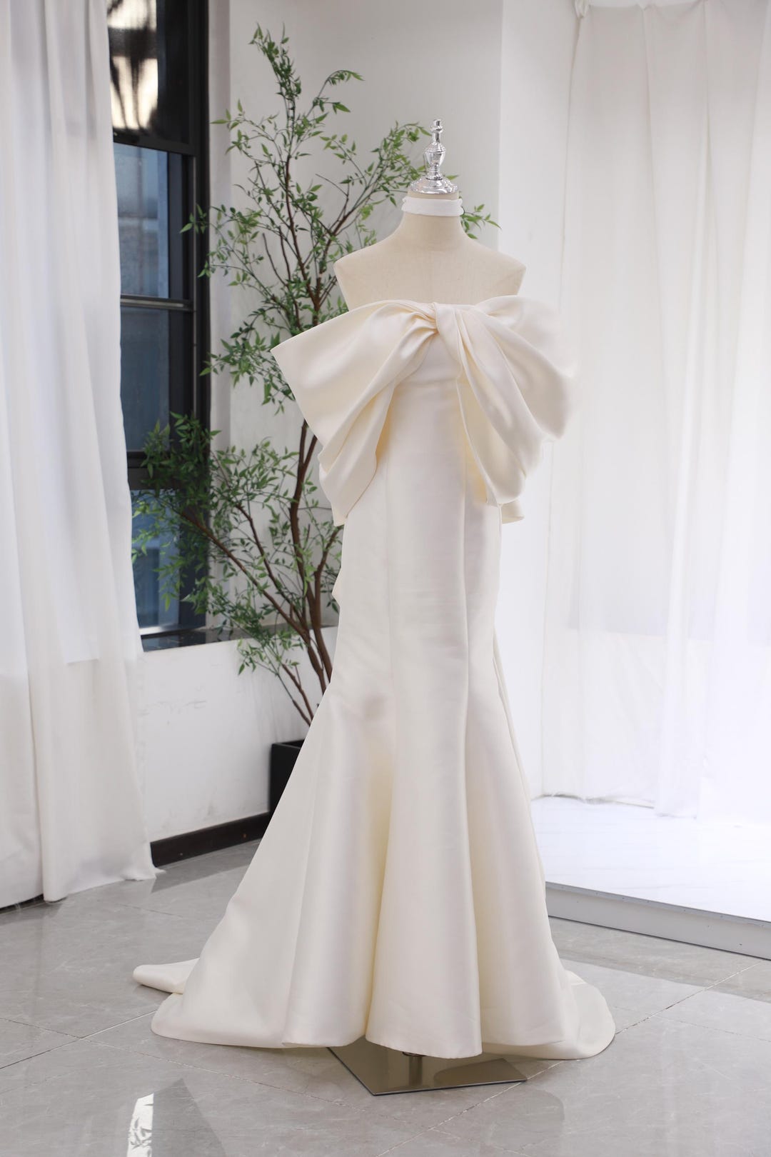 Drama Bows Flare Wedding Dresses off the Shoulder, Custom Mermaid ...