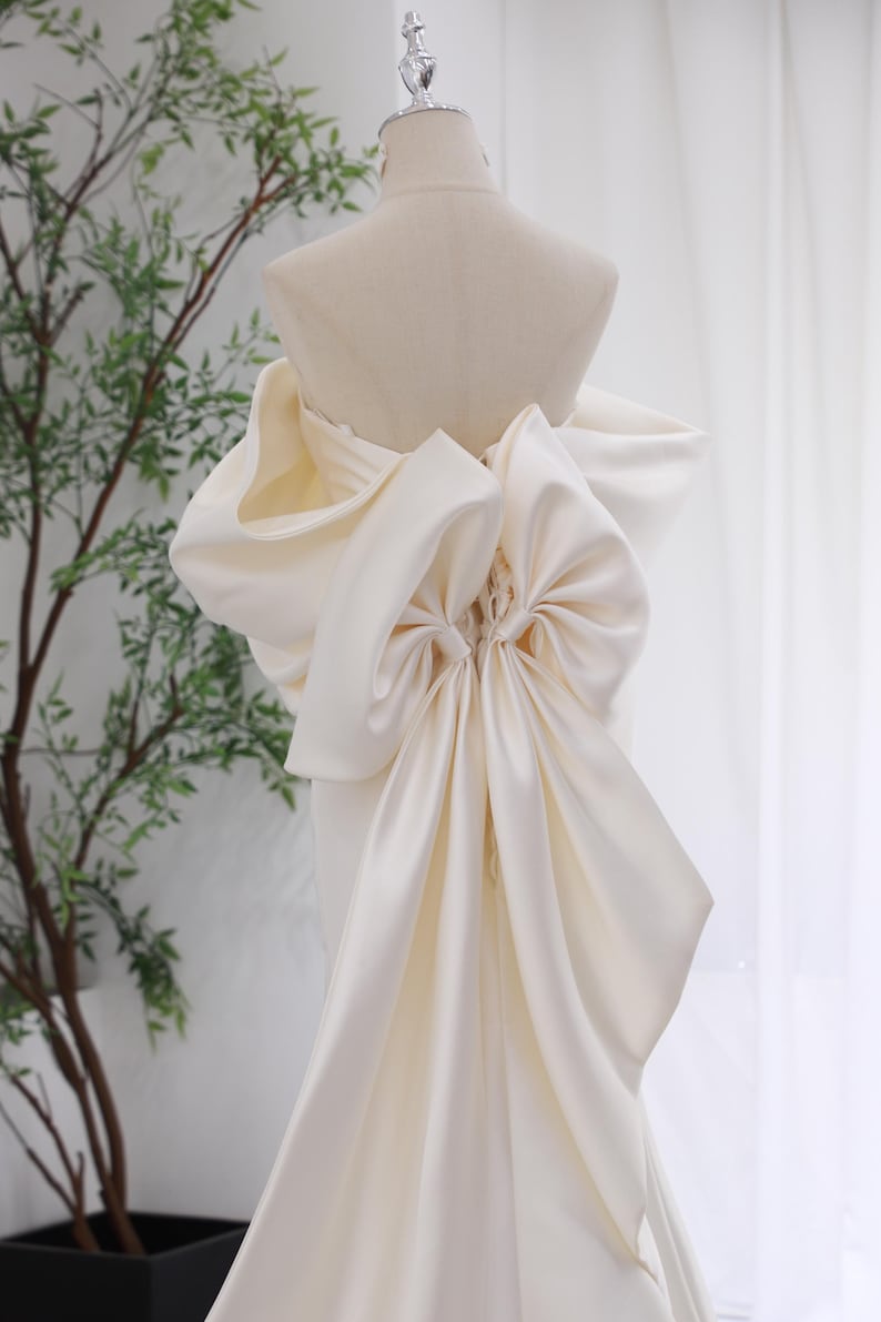 Drama Bows Flare Wedding Dresses off the Shoulder, Custom Mermaid ...