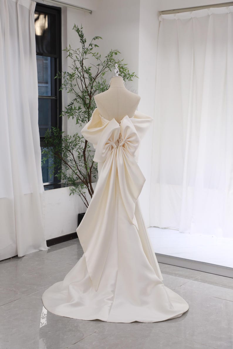 Drama Bows Flare Wedding Dresses off the Shoulder, Custom Mermaid ...