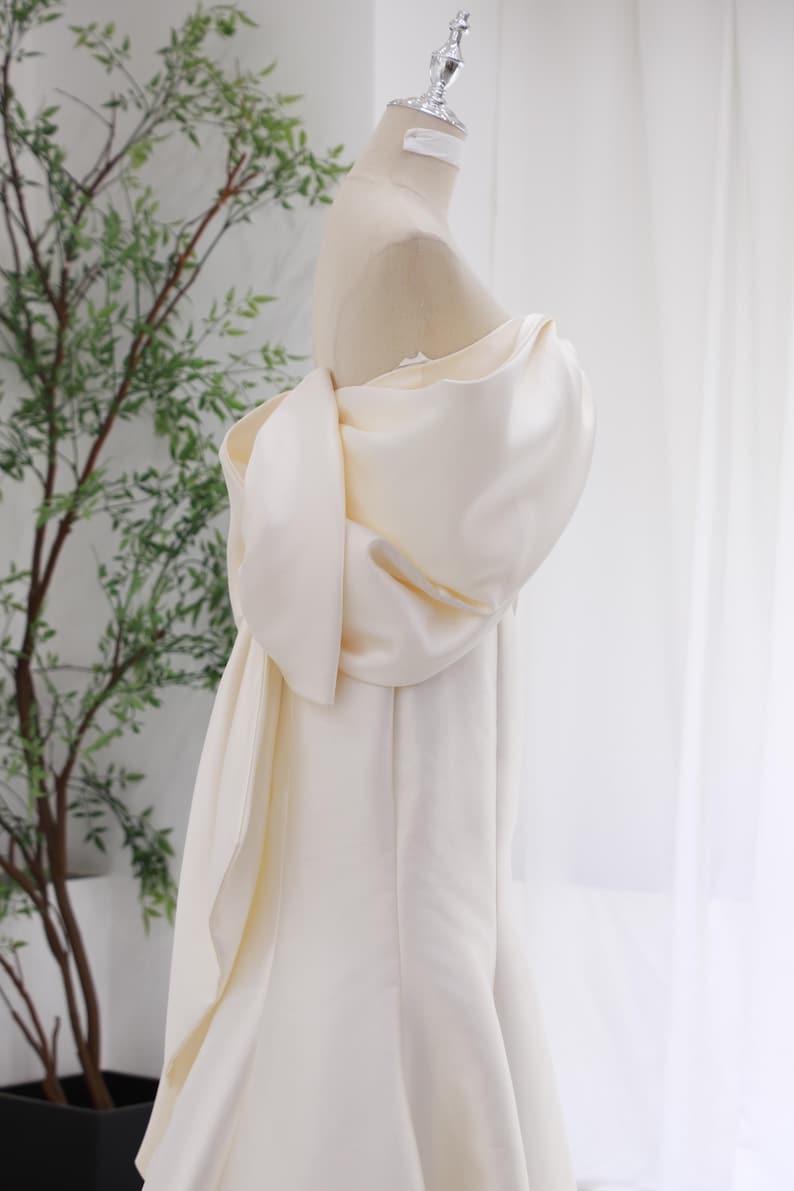 Drama Bows Flare Wedding Dresses off the Shoulder, Custom Mermaid ...