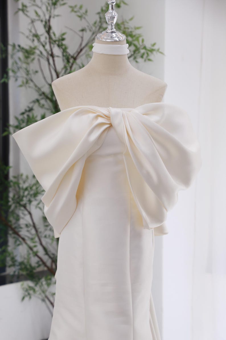 Drama Bows Flare Wedding Dresses off the Shoulder, Custom Mermaid ...