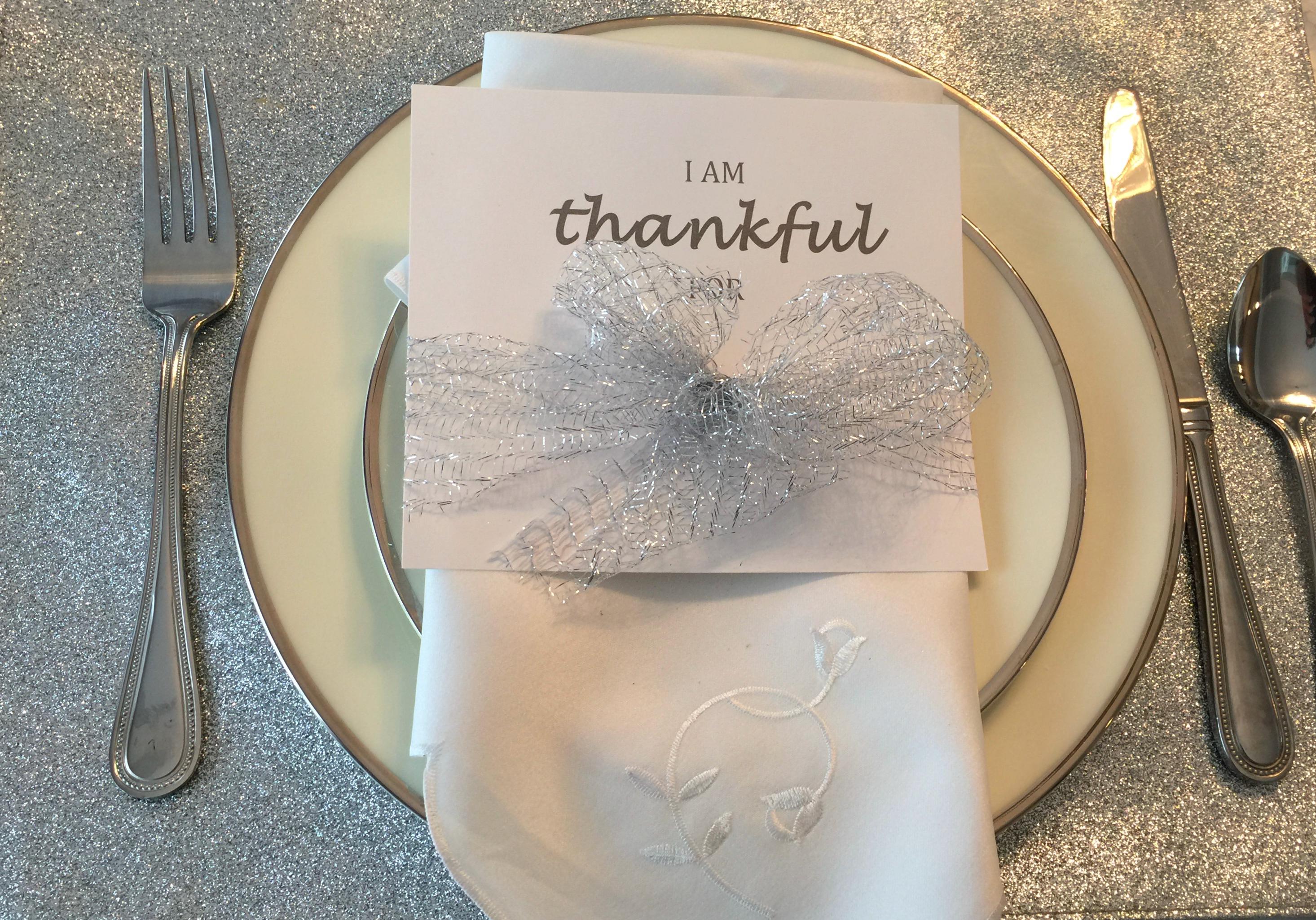 Festive Thanksgiving and Friendsgiving Thankful Place Cards. Add a ...