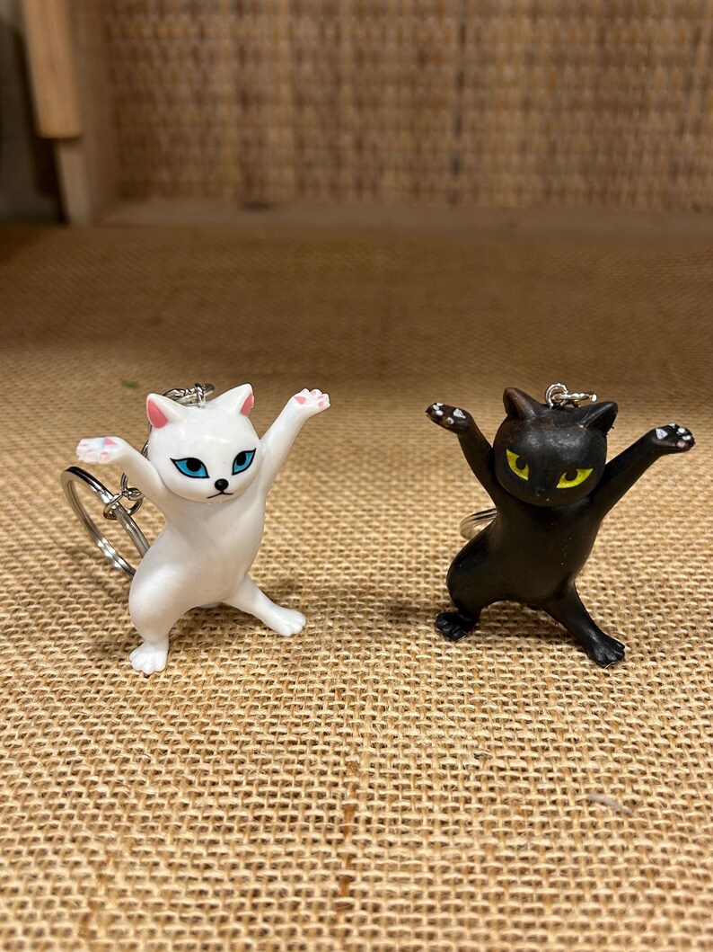 Cat Keychain Black or White Posing Cat Keychain Handcrafted Keychain ...