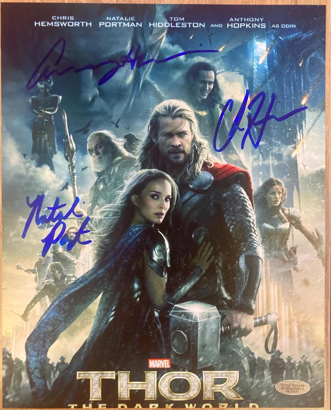 Chris Hemsworth Natalie Portman Anthony Hopkins Signed Thor 8x10 Photo ...