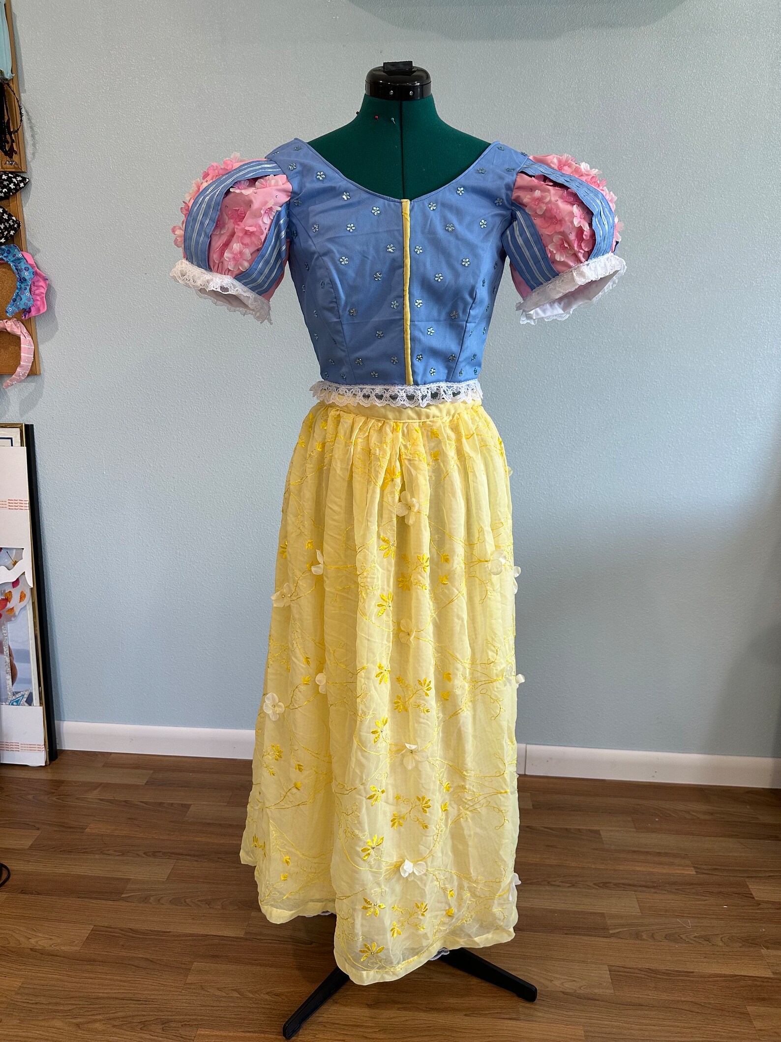 Spring Snow White - Etsy