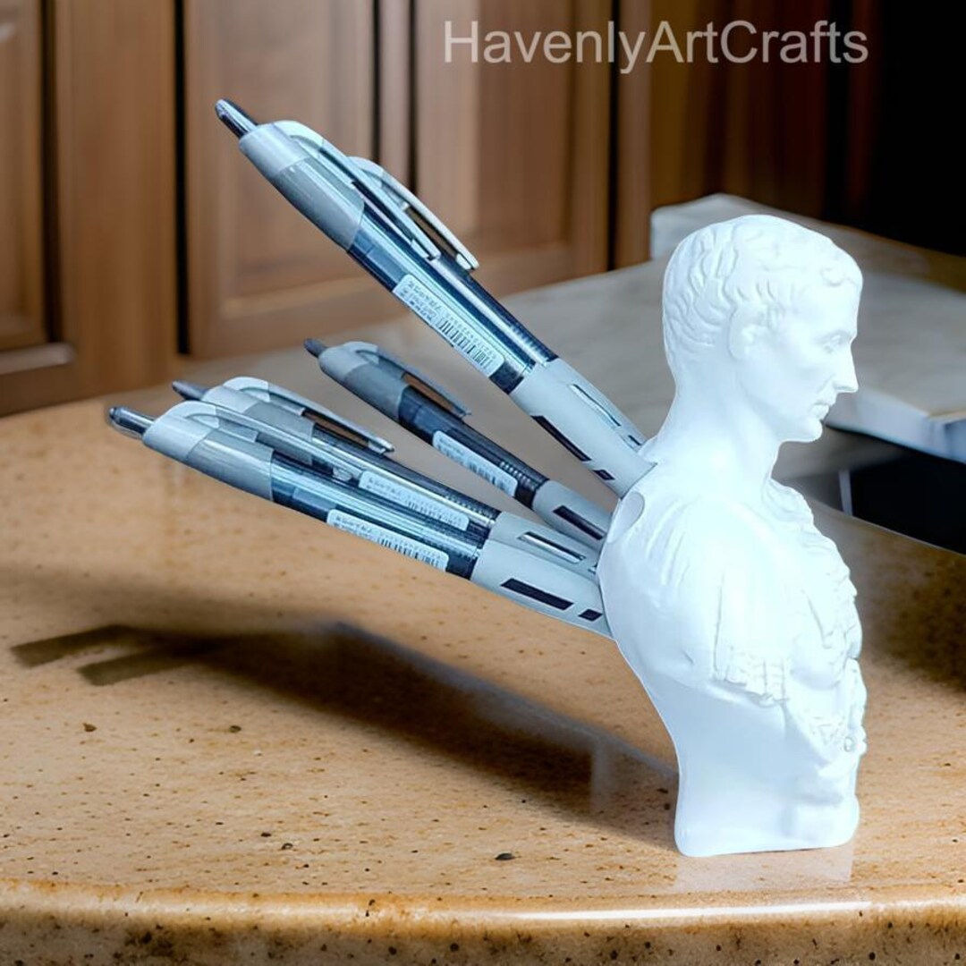 Resin Statue Desk Pencil Holder Desktop Organizer Pen Organizer Office ...