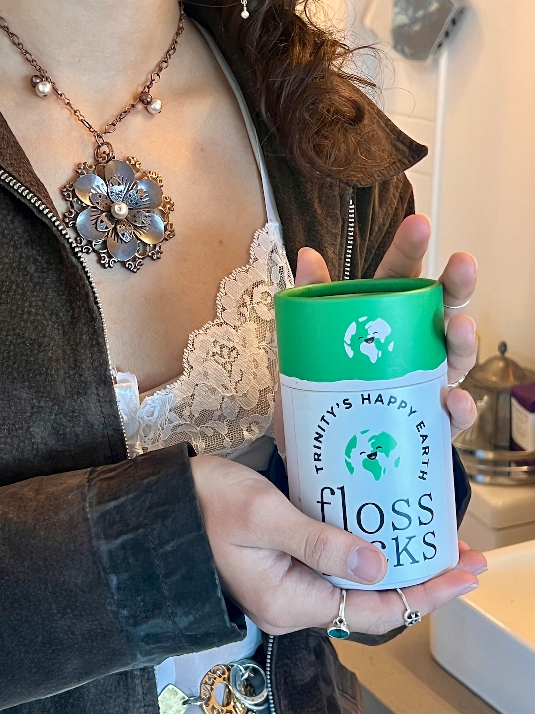 Trinity's Happy Earth Compostable Floss Picks, Individually Wrapped in ...