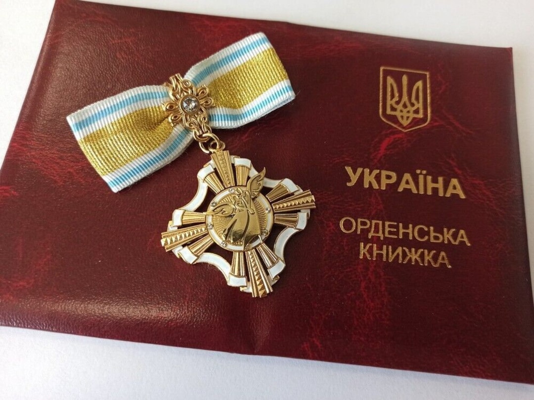 Ukrainian Order of Love Medal With Document: Glory to Ukraine - Etsy