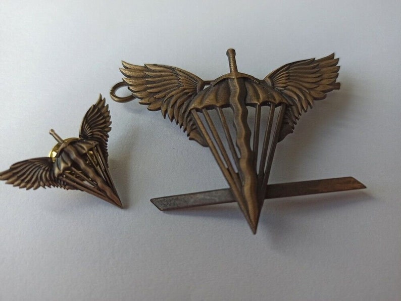 2 Ukrainian Military Beret Cap Badge Little Badge airborne FORCES of ...