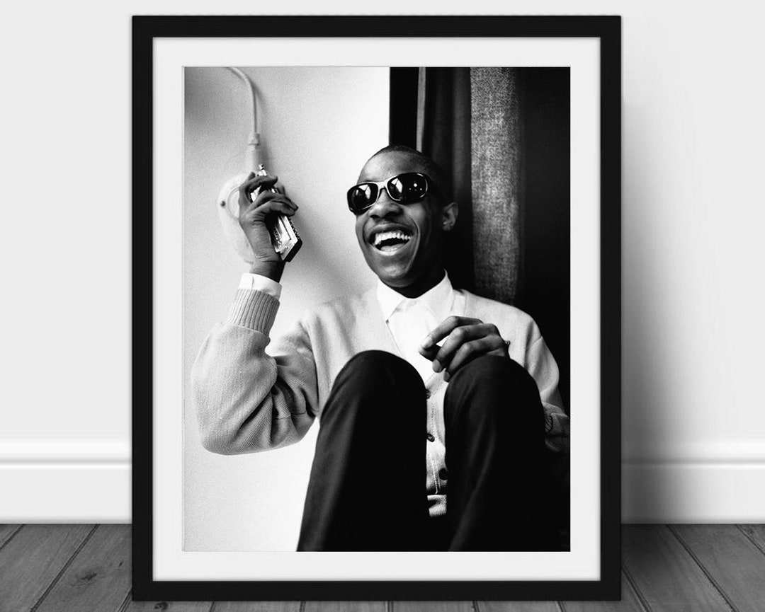 Stevie Wonder Laughing Sunglasses Portrait Black White Photo ...