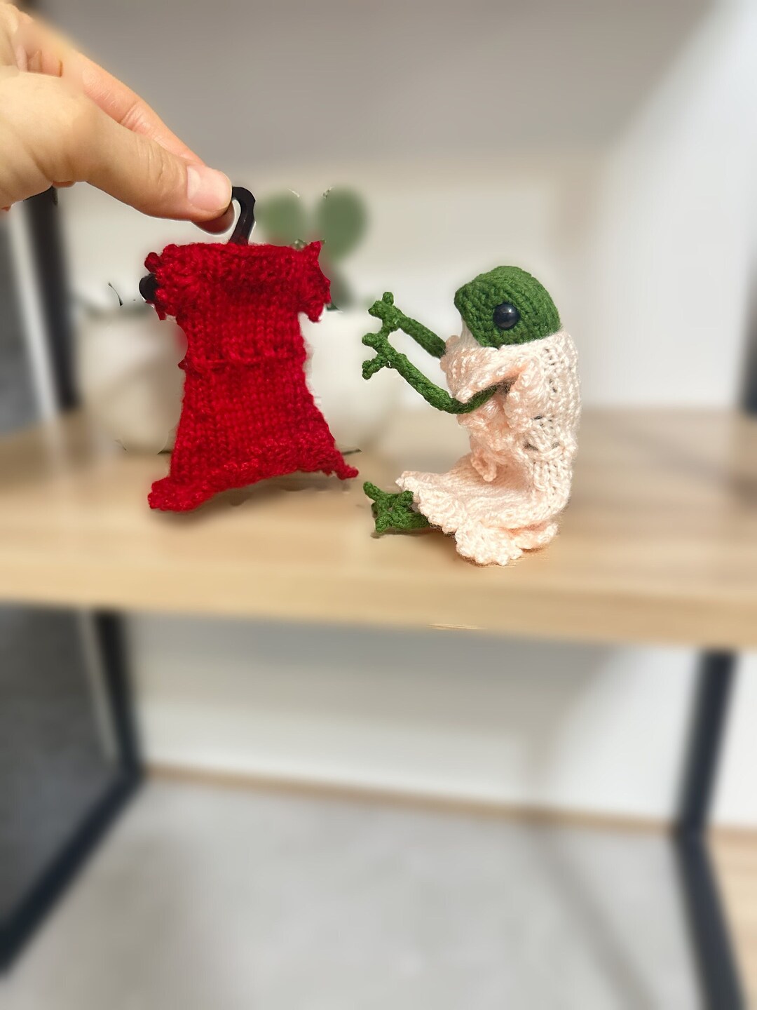 Cute Green Frog With Sweater,froggie Frog Crochet,mrs Frog,knitted Frog ...