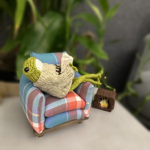 Cute Green Frog With Sweater,froggie Frog Crochet,amigurumi Frog ...
