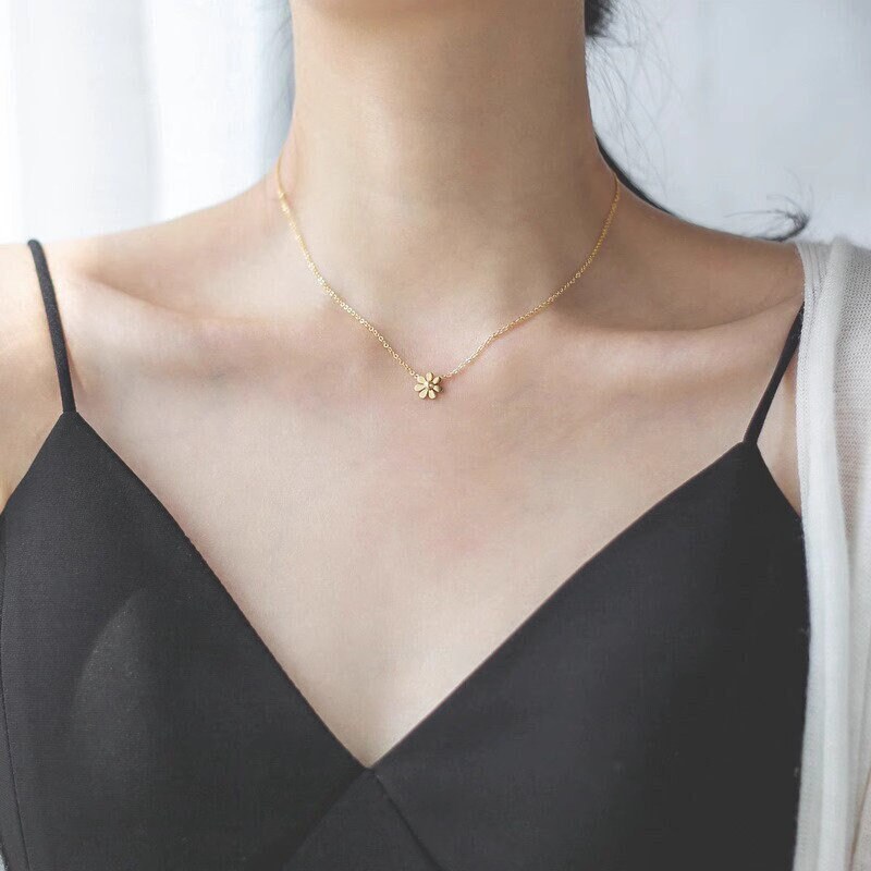 Tiny Gold Flower Necklace, 18k Gold Dainty Daisy Pendant Summer Choker ...