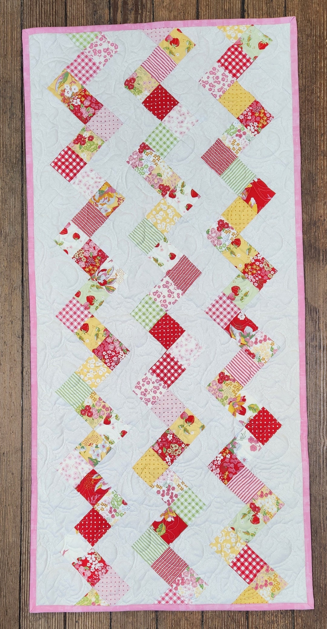 Picnic Florals Summer Runners Zig Zag Quilt Kit | Table Runner Quilt ...