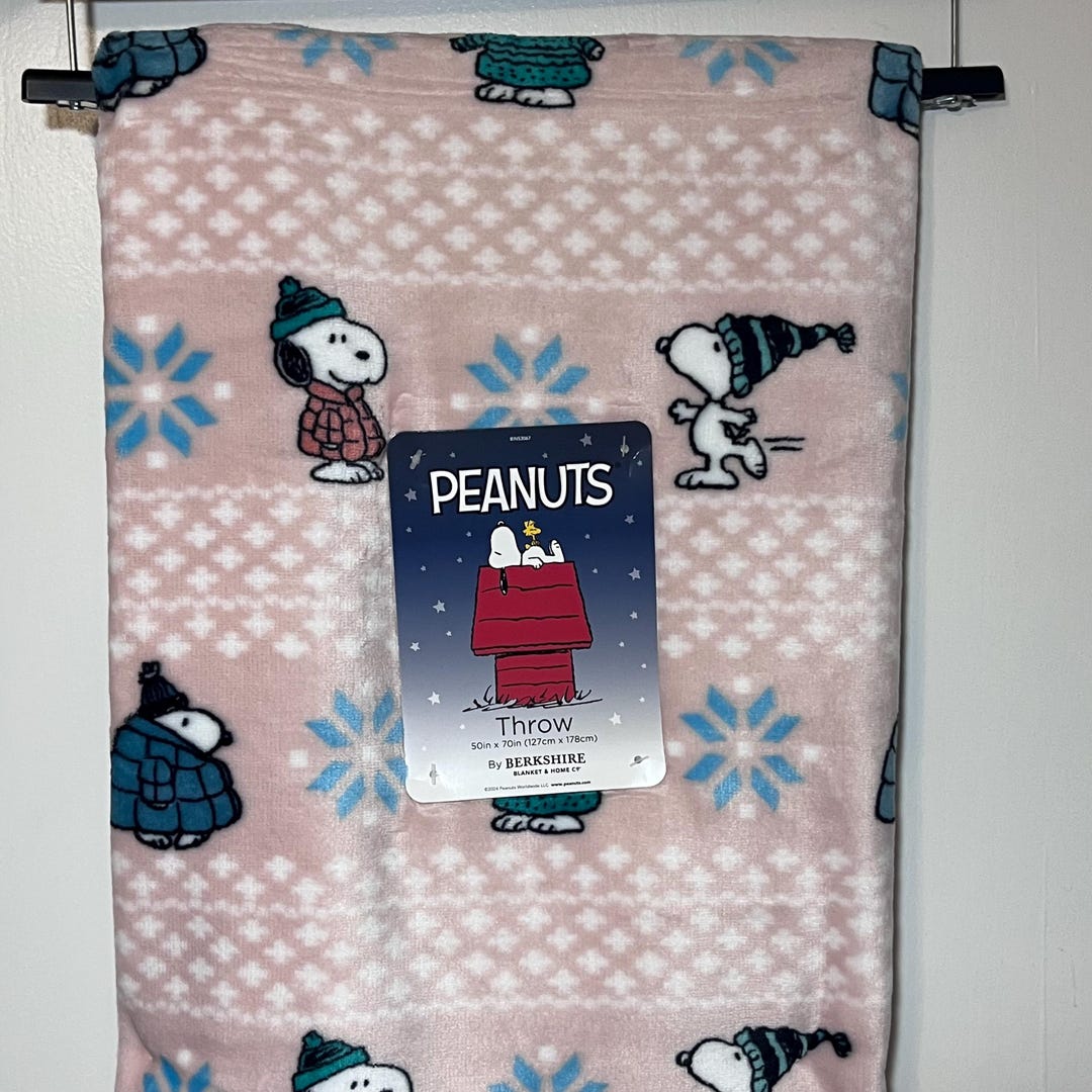 Peanuts Snoopy Puffer Jacket Christmas Throw Blanket - Etsy