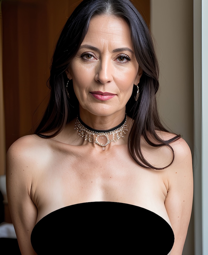 Erotic MILF Photography: Captivating Illustrations of Mature Women Over 50-60 Choker Collection ...
