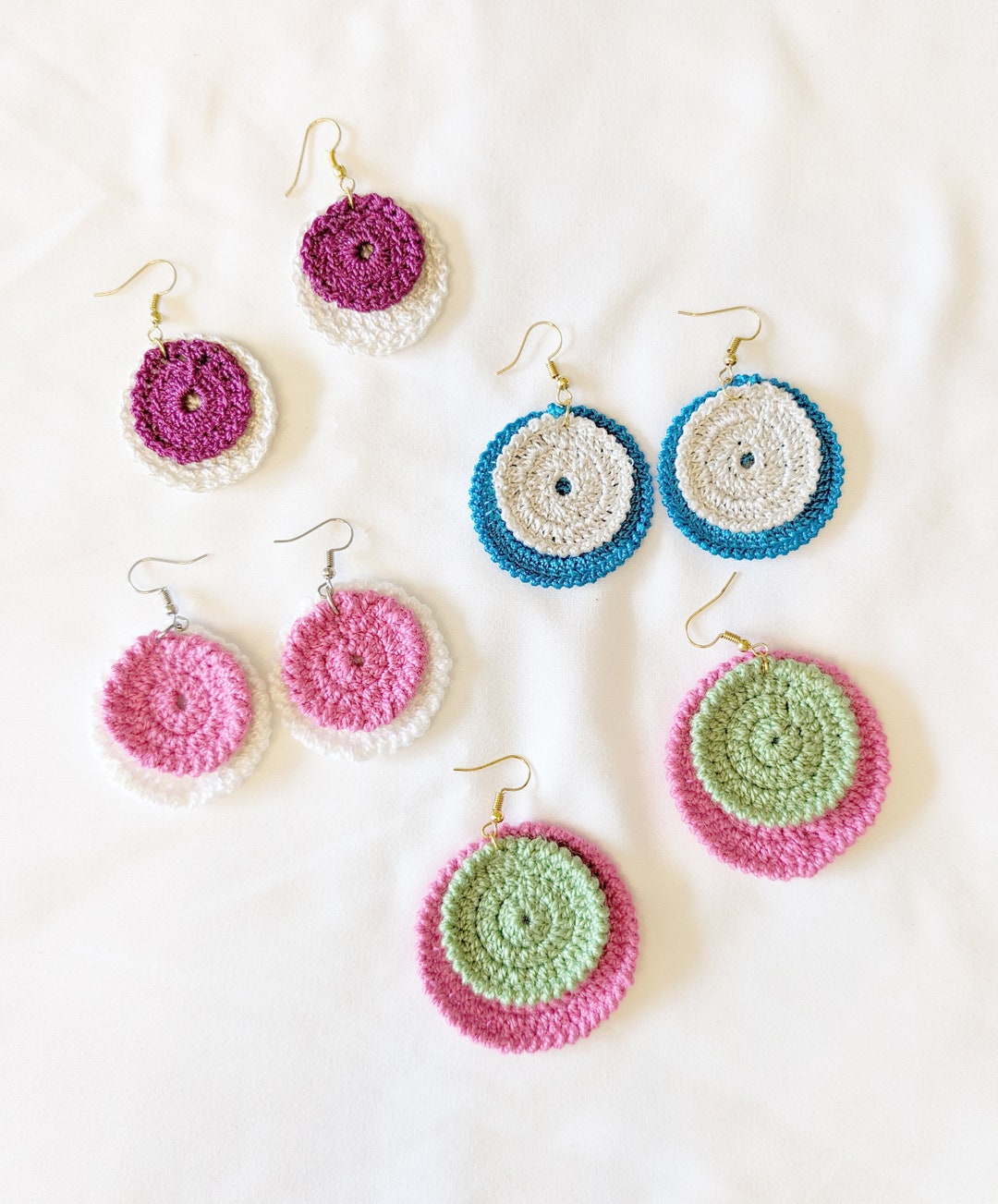 Double Circle Crochet Ear Rings, Dual Colored Round Earrings With Gold ...
