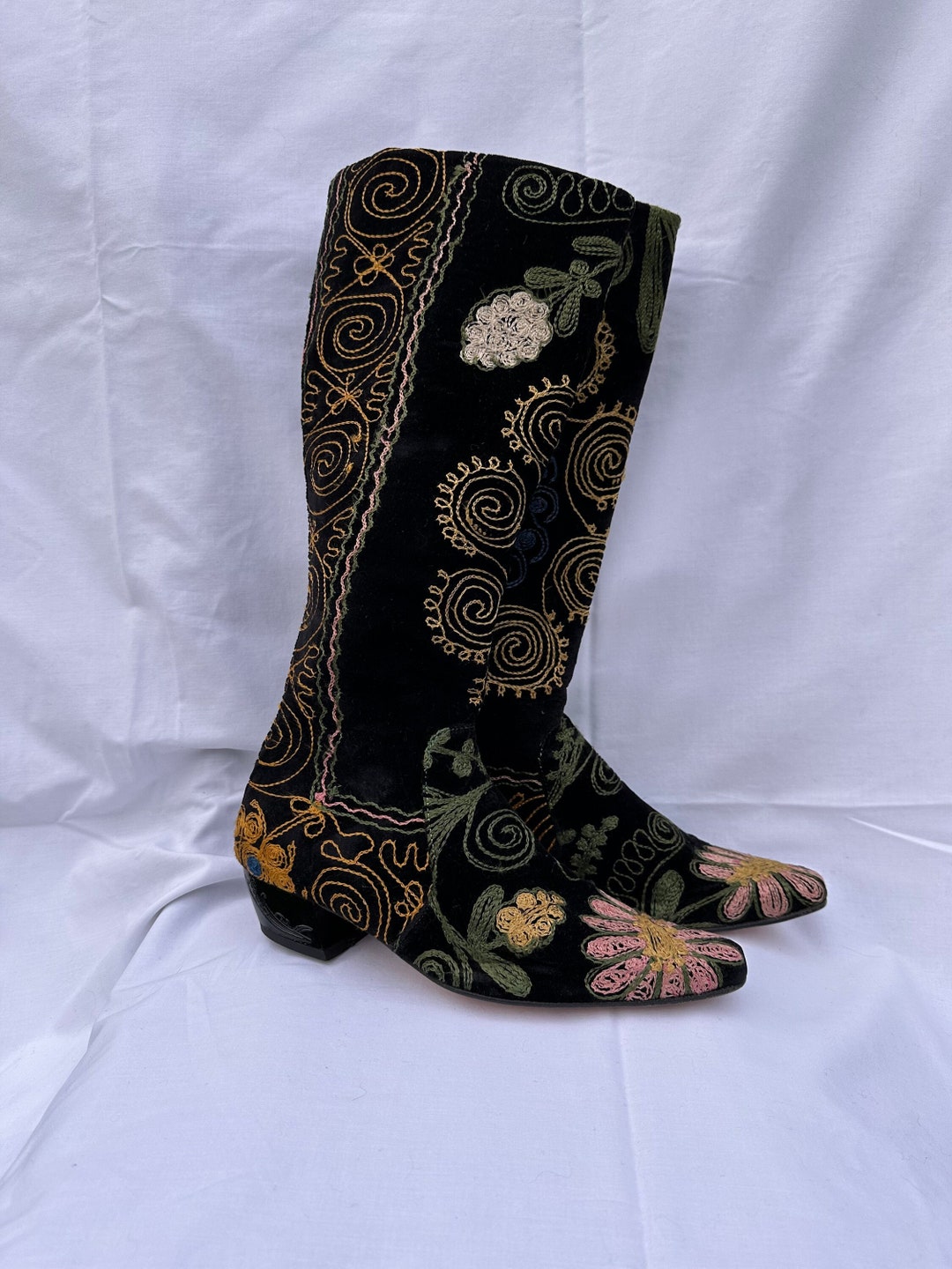 Vintage Handmade Suzani Boots. Made in Turkey - Etsy