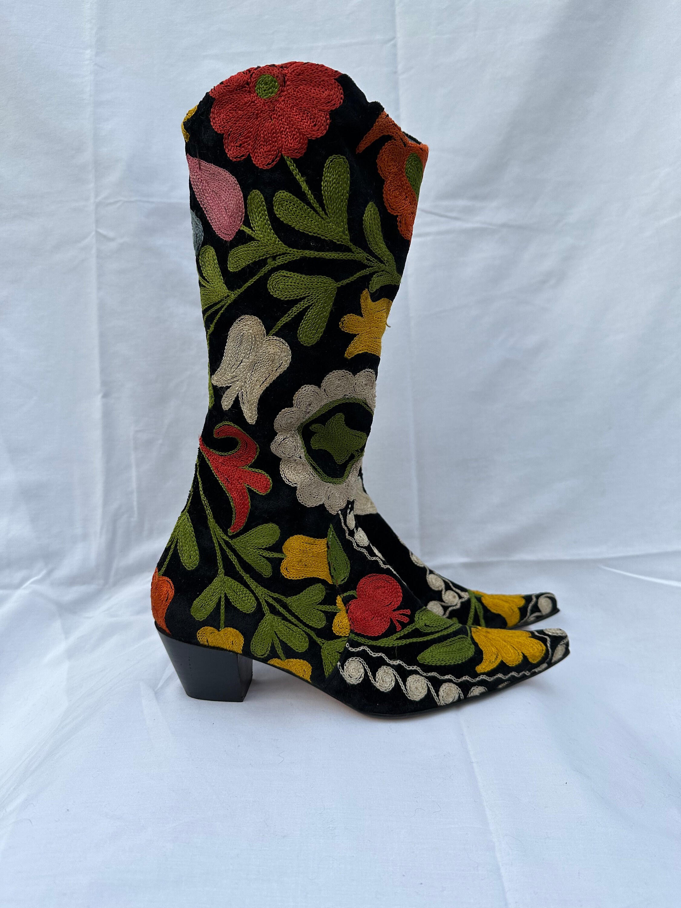 Vintage Handmade Black Suzani Boots. Made in Turkey. Size 37. - Etsy