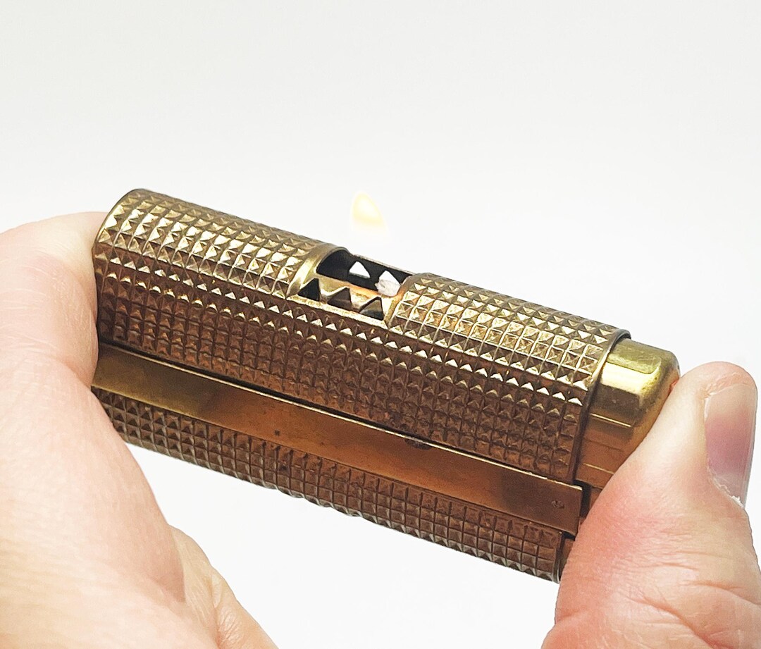 VINTAGE SQUEEZE LIGHTER Working 1960s Squeeze Style Rare Vintage ...