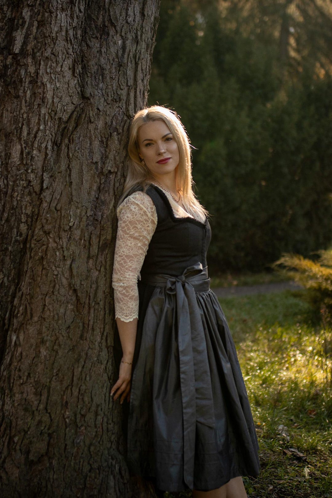 Luxurious Tweed Dirndl Dress Schwarze Rose With 2 Aprons Black Grey ...