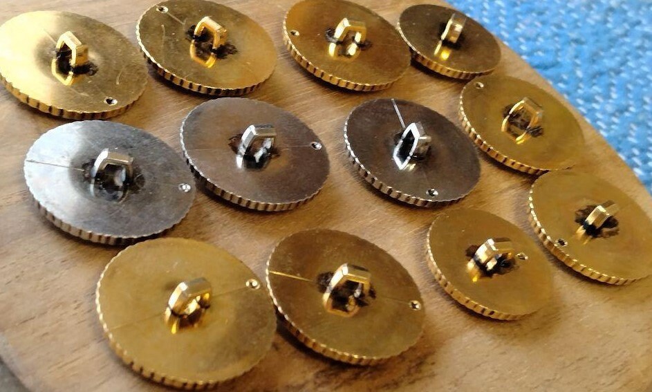 Vintage Japanese buttons - Elegant Vintage Japanese Button Jewelry ...