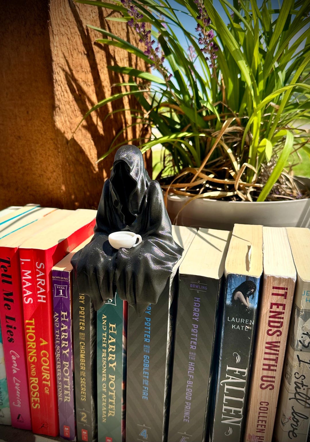 3D Printed Cloaked Figure – Fantasy Creature Bookshelf Decor, Gift - Etsy