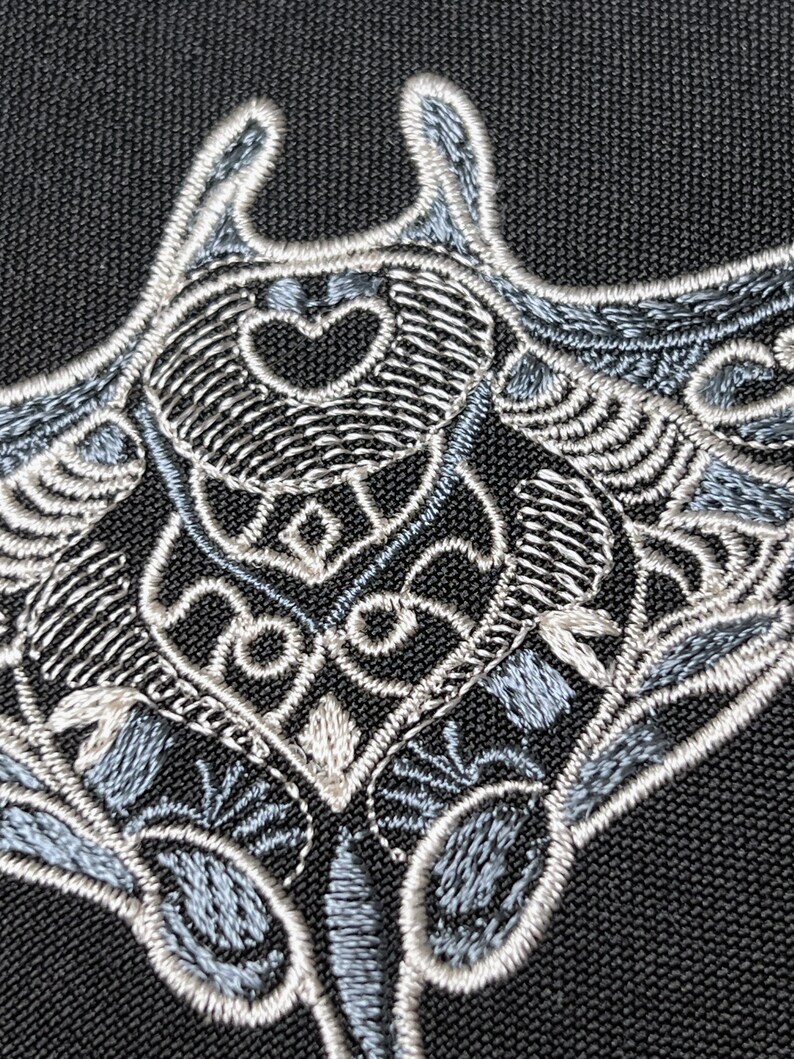 Elegant Manta Ray Embroidery Design - Oceanic Stingray Pattern for ...
