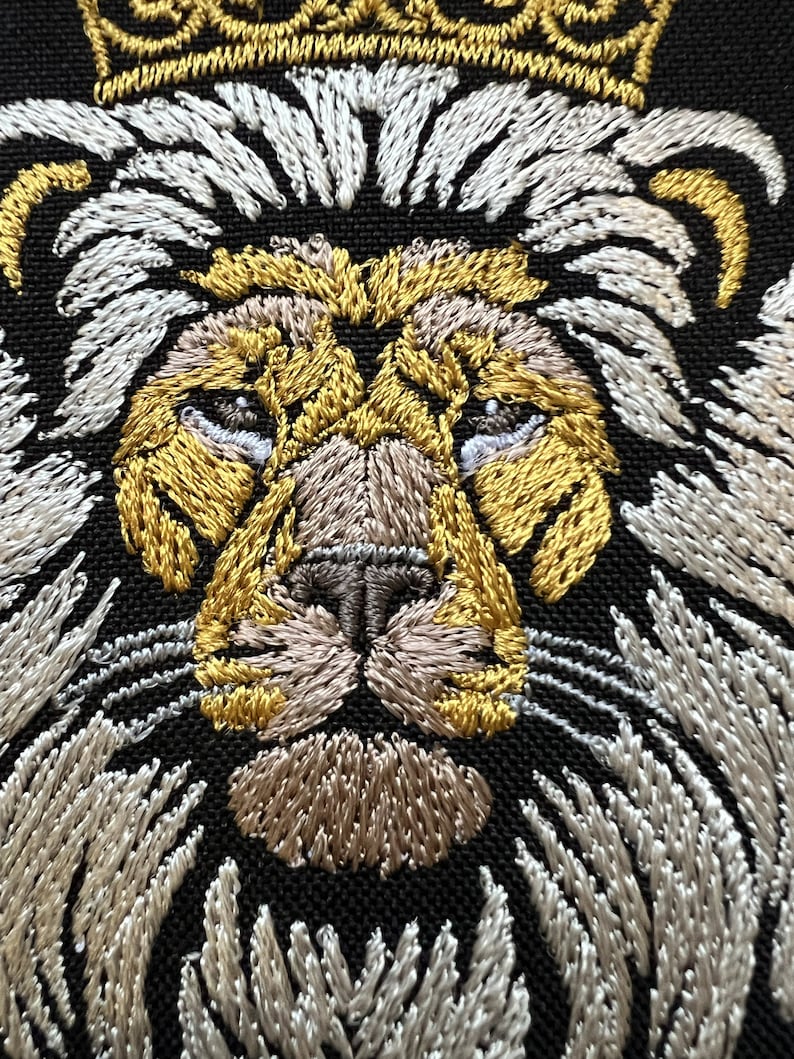 Crowned Lion King Embroidery Design - Noble Monarch for Dark Textiles ...