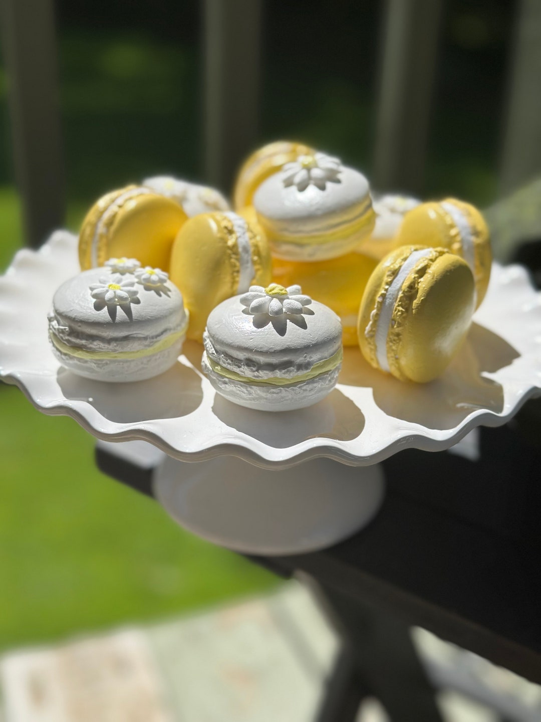 Daisy Macarons - Etsy