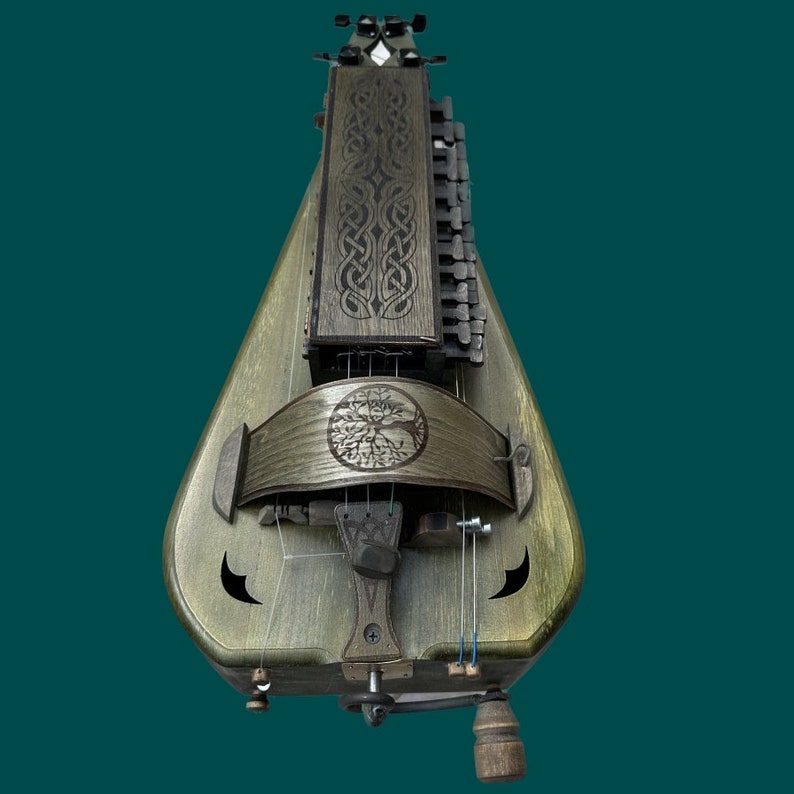 Vielle à roue, instrument de musique à cordes ancien, lyre à roulettes ...