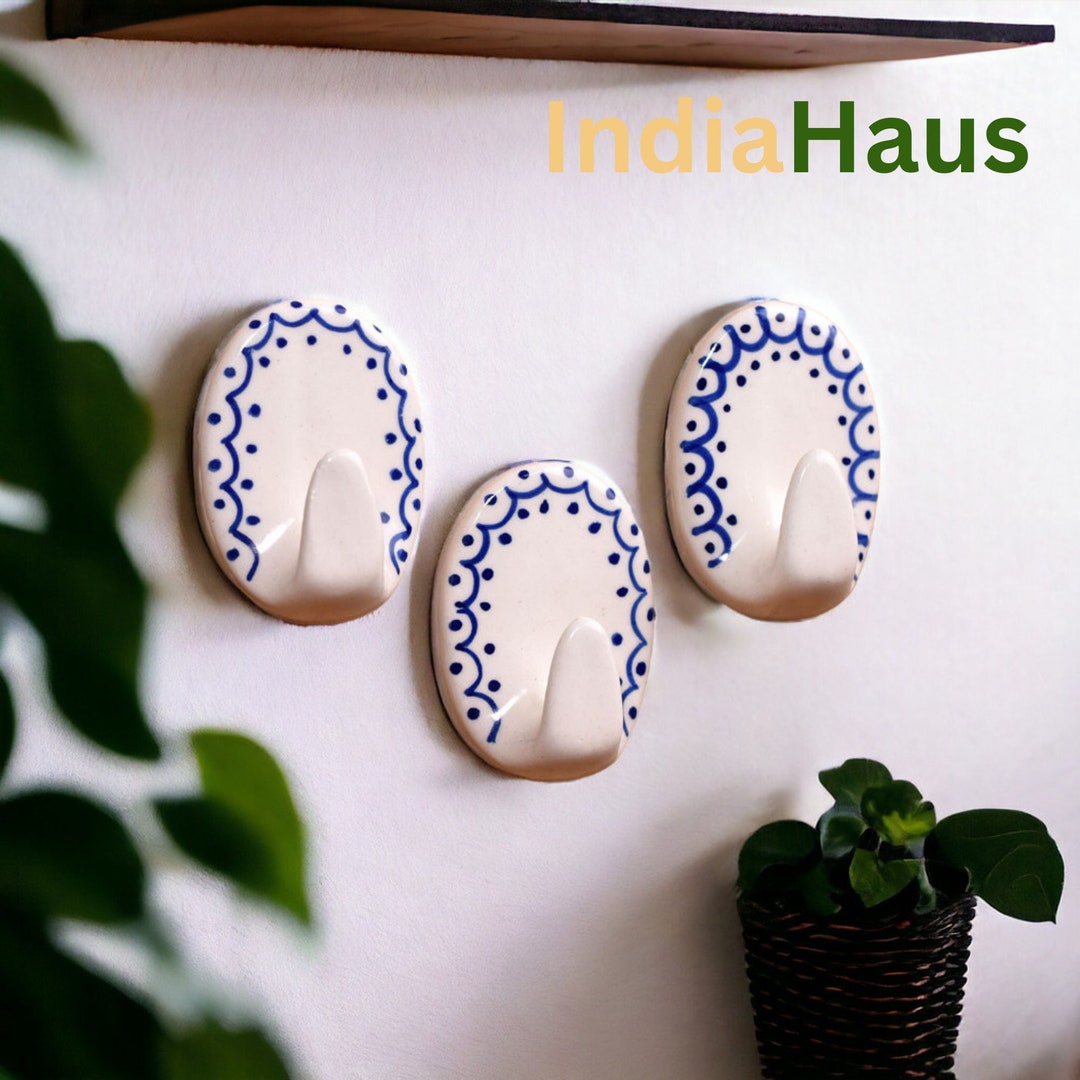 Gepunktete Keramik Wandhaken mit Wellen Muster Handtuchhaken Blau Weiß ... Gepunktete Keramik Wandhaken mit Wellen Muster Handtuchhaken Blau Weiß ...