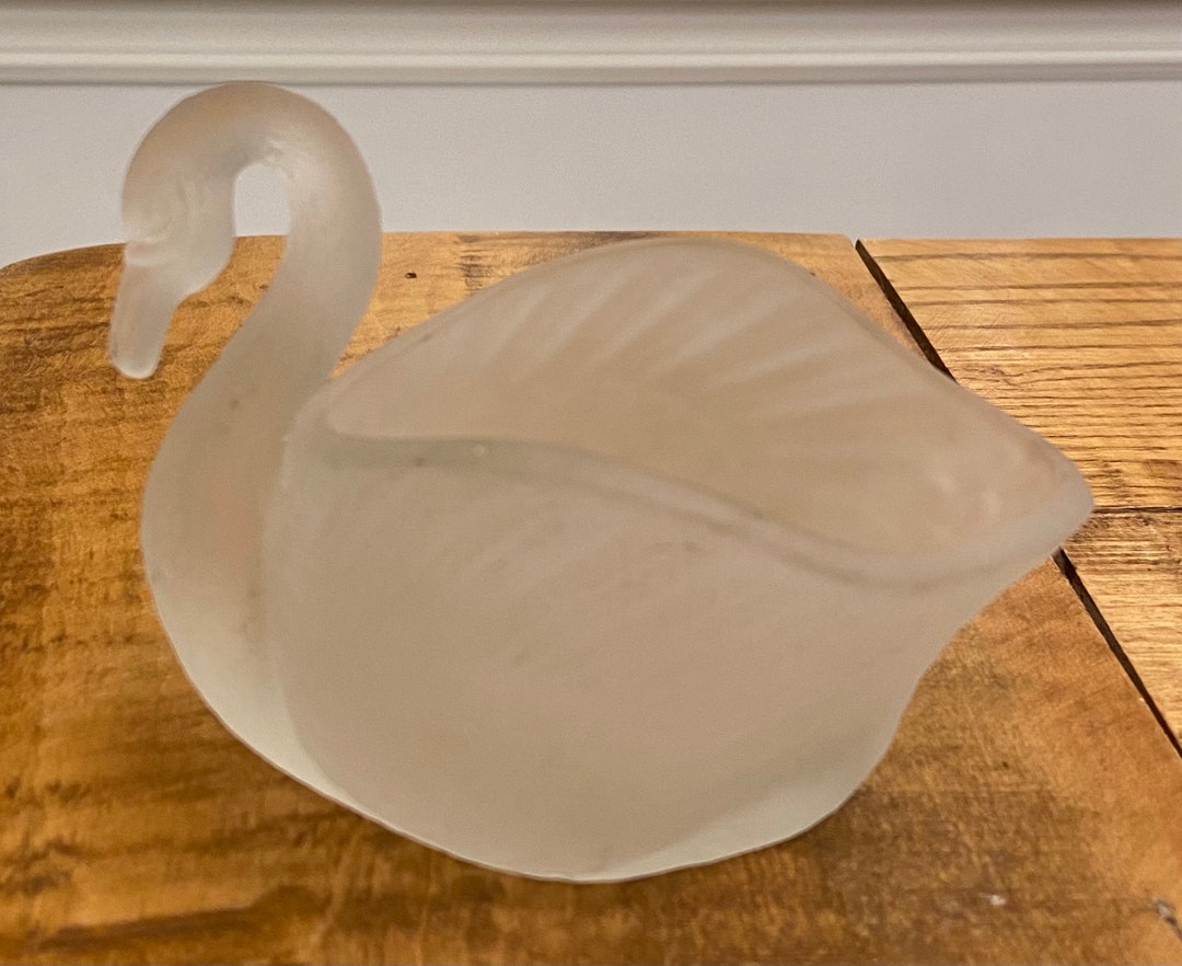 Satin Glass Swan-shaped Bird Candy/nut Dish - Etsy