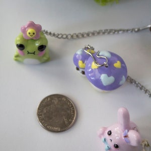 Cute Frog Daisy Pet Desk Buddy Clay Frog Figurine Frog Desktop Ornament ...