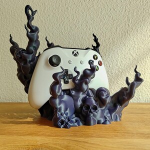 Spooky Skull Game Controller Holder / Stand for PS5, Xbox, Nintendo ...