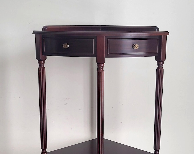 Vintage Bombay Company Mahogany Corner Table: Fluted Leg Accent Table ...