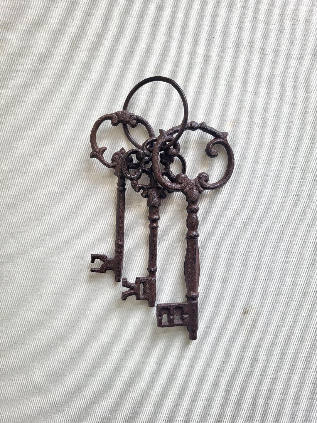 Set of 3 Vintage Cast Iron Keys, Skeleton Keys, Western Theme Keys ...