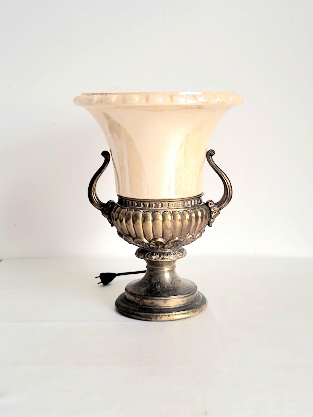 12" Vintage Medici Vase Shape Table Lamp, Bronze Base and Glass ...