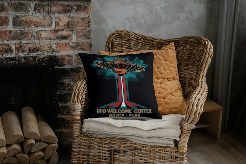 Retro UFO Welcome Center Art – Nazca Lines, Peru (digital Download) - Etsy