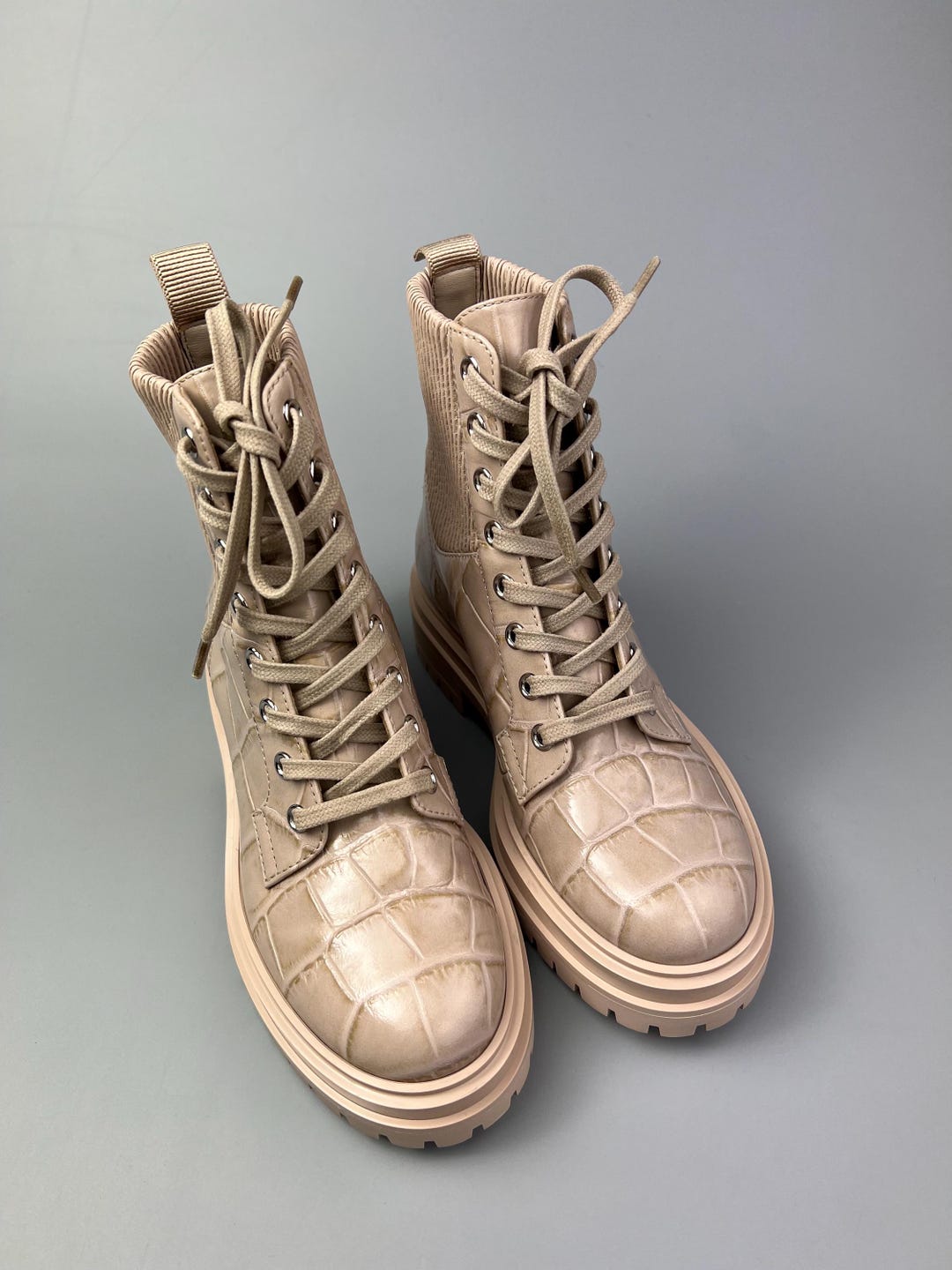 Gianvito Rossi Martis 20 Ribbed Leather Combat Ankle Boots Beige Size ...