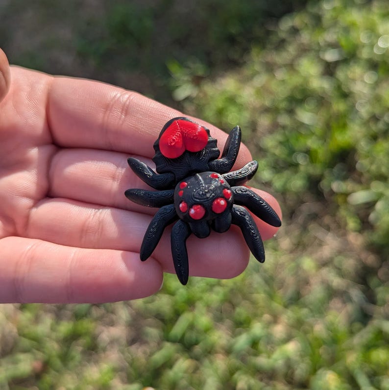 Mini Heart or Rose Spider 3D Printed Articulated Figure: Love ...