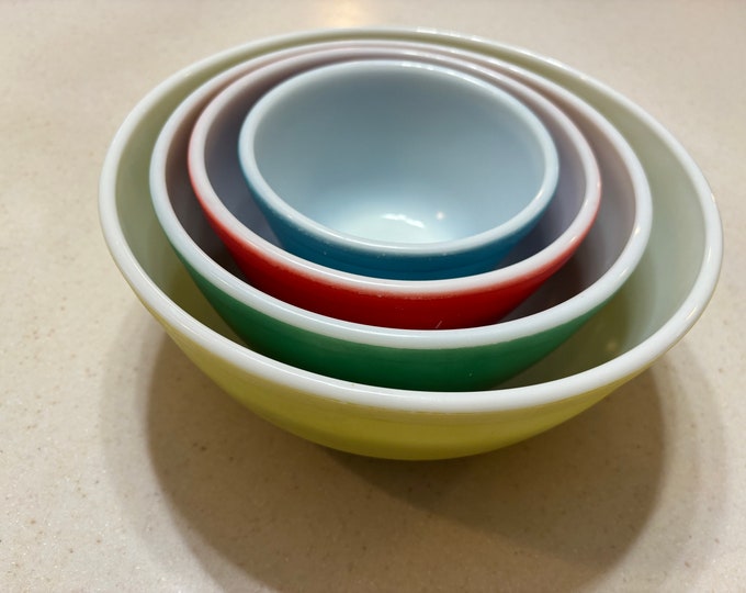 Vintage Turquoise Pyrex Nested Mixing Bowls. Set of 3 - Etsy