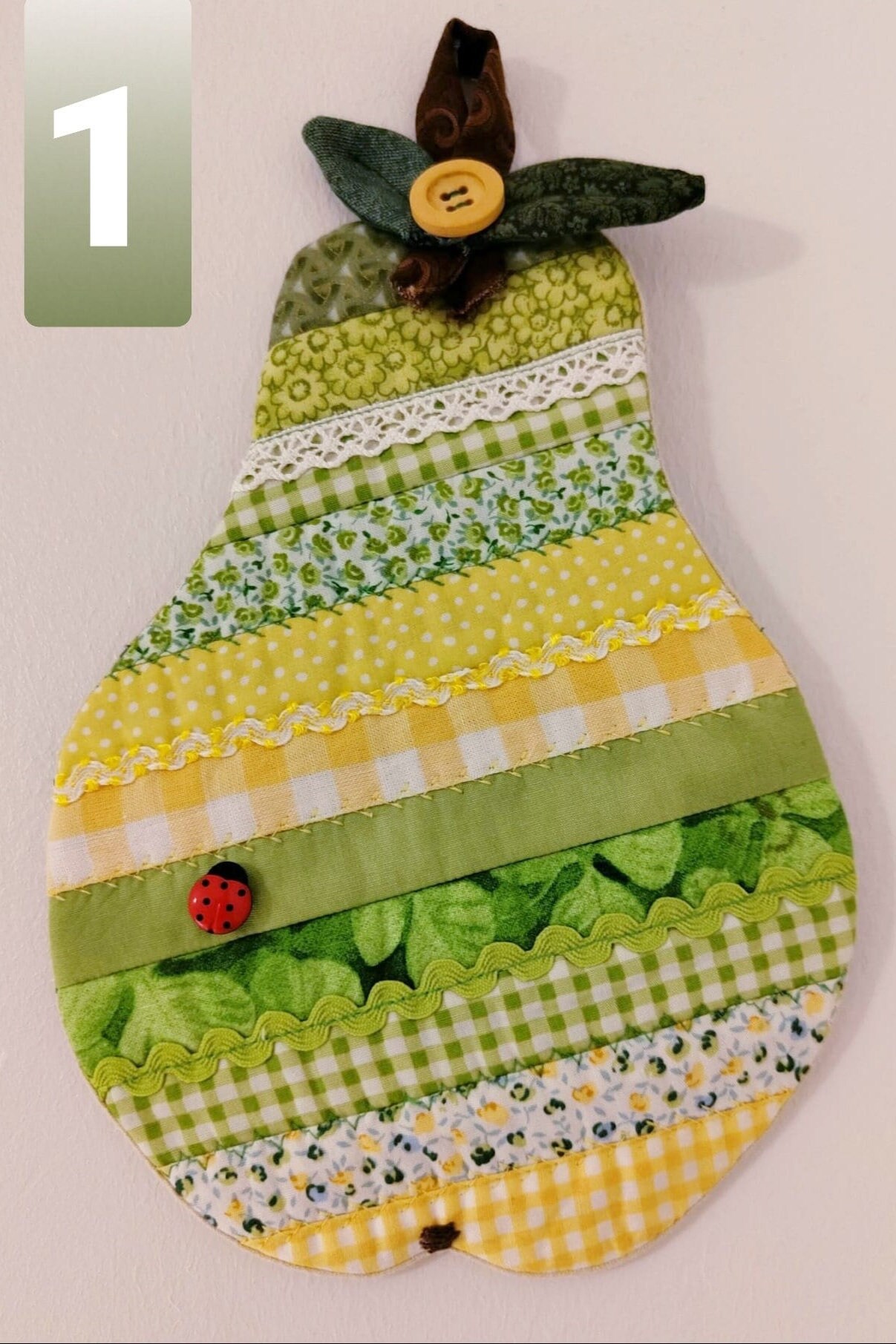 Decorative Patchwork and Machine Quilting Pot Holders 'pear ...